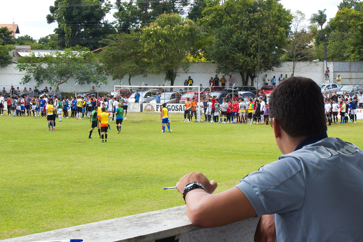 Saiba qual é a diferença entre empresário e olheiro no futebol ...