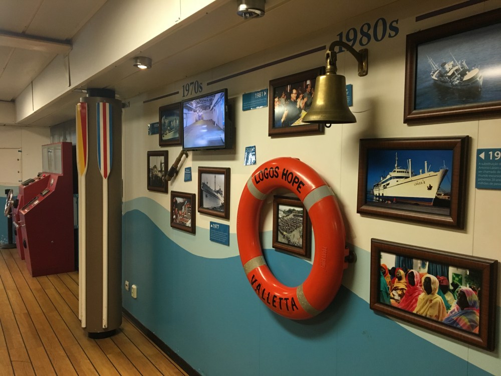 Todos a bordo: conheça o interior e a tripulação do Logos Hope ...