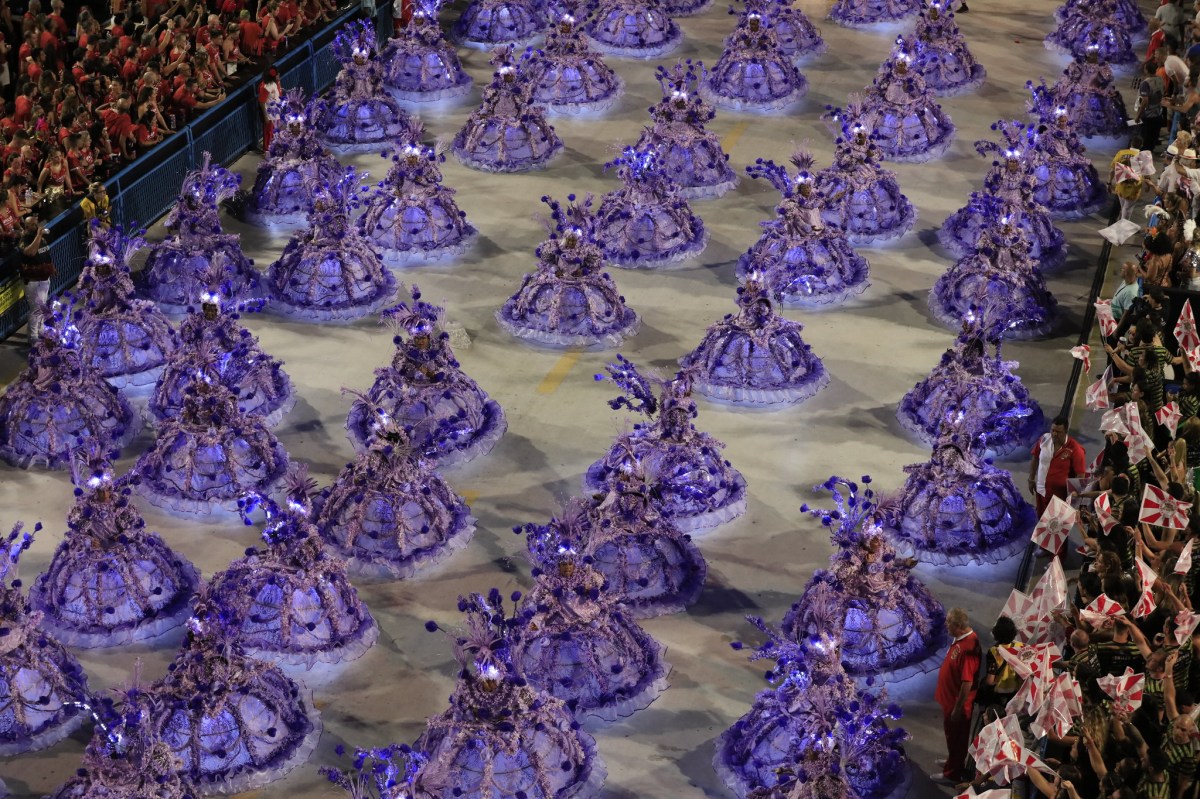 Carnaval Rio 2024: veja como foi a primeira noite de desfiles da ...